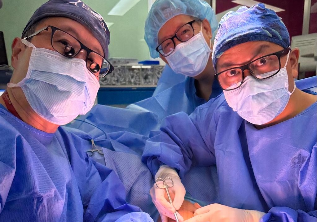 Vascular Clinic Implants First VasQ Device in Private Practice in Singapore