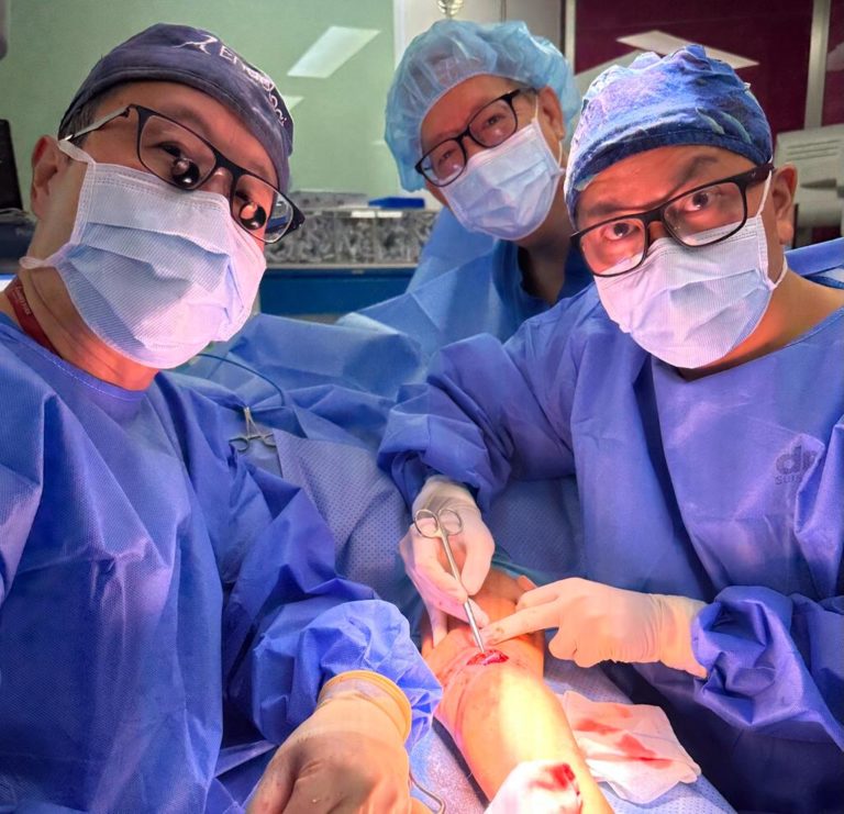Vascular Clinic Implants First VasQ Device in Private Practice in Singapore